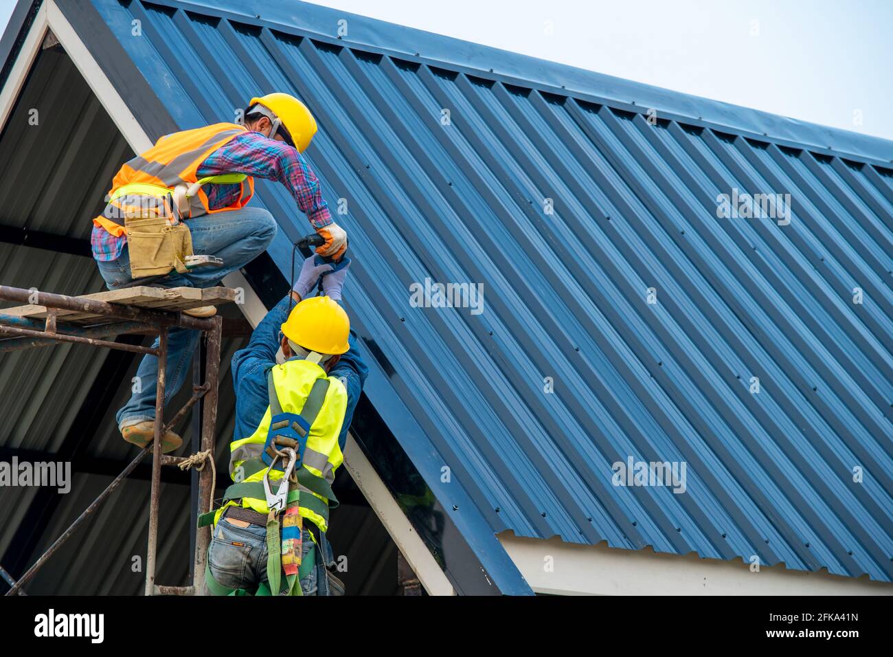 Roofing professional hi-res stock photography and images - Alamy