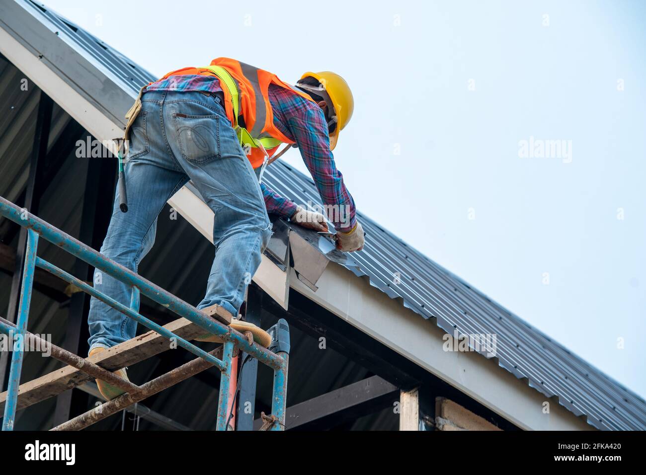 Galvanized roofing hi-res stock photography and images - Alamy