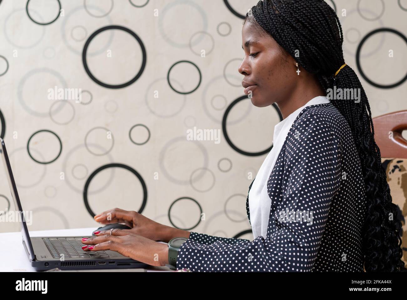 African businesswoman working in the office Stock Photo - Alamy