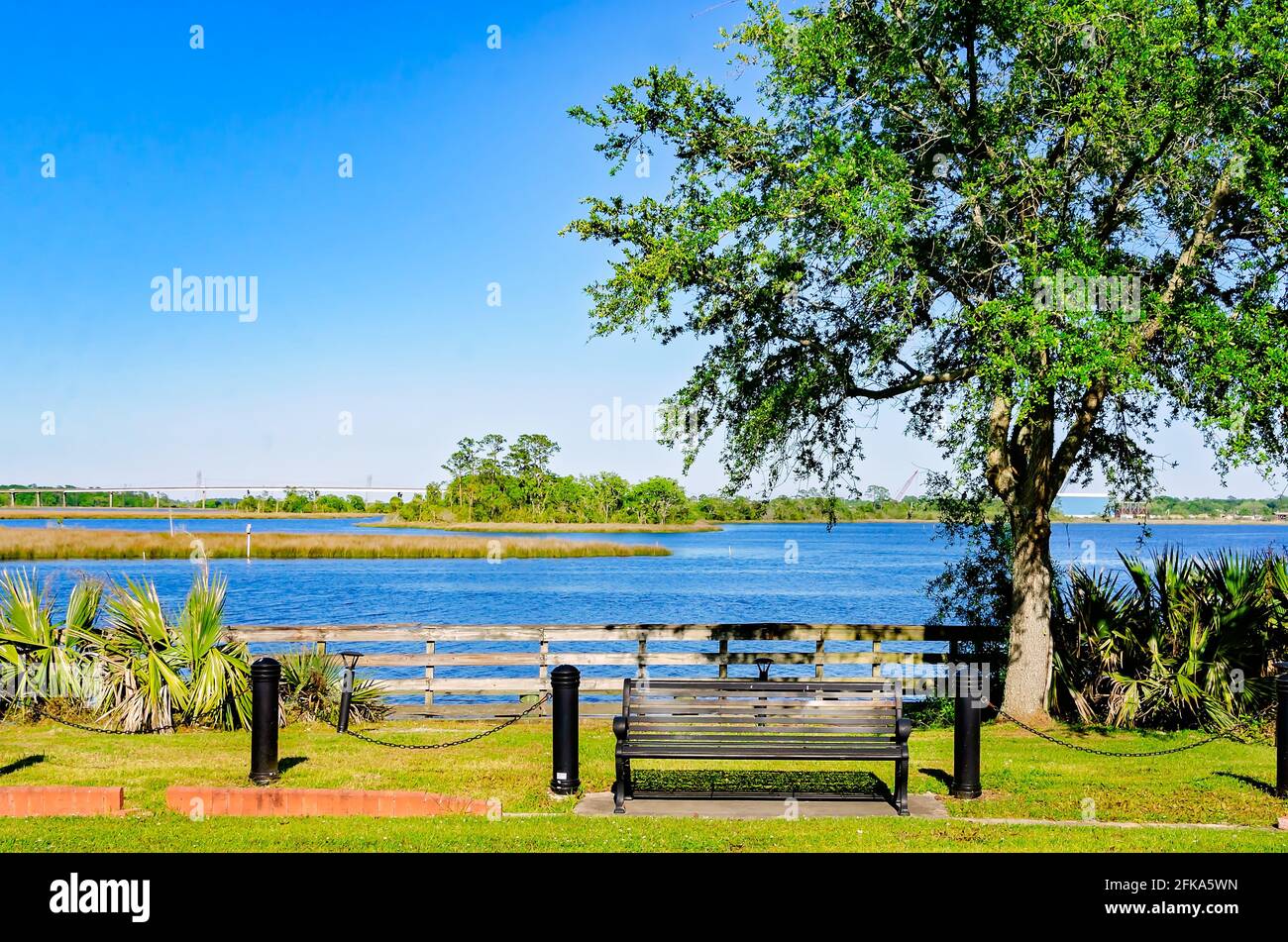 Mississippi riverfront parks hi-res stock photography and images - Alamy