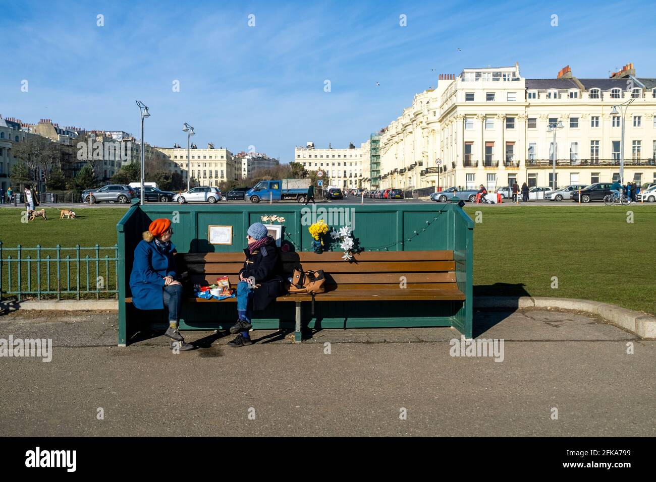 Brighton seafront bench hi-res stock photography and images - Alamy