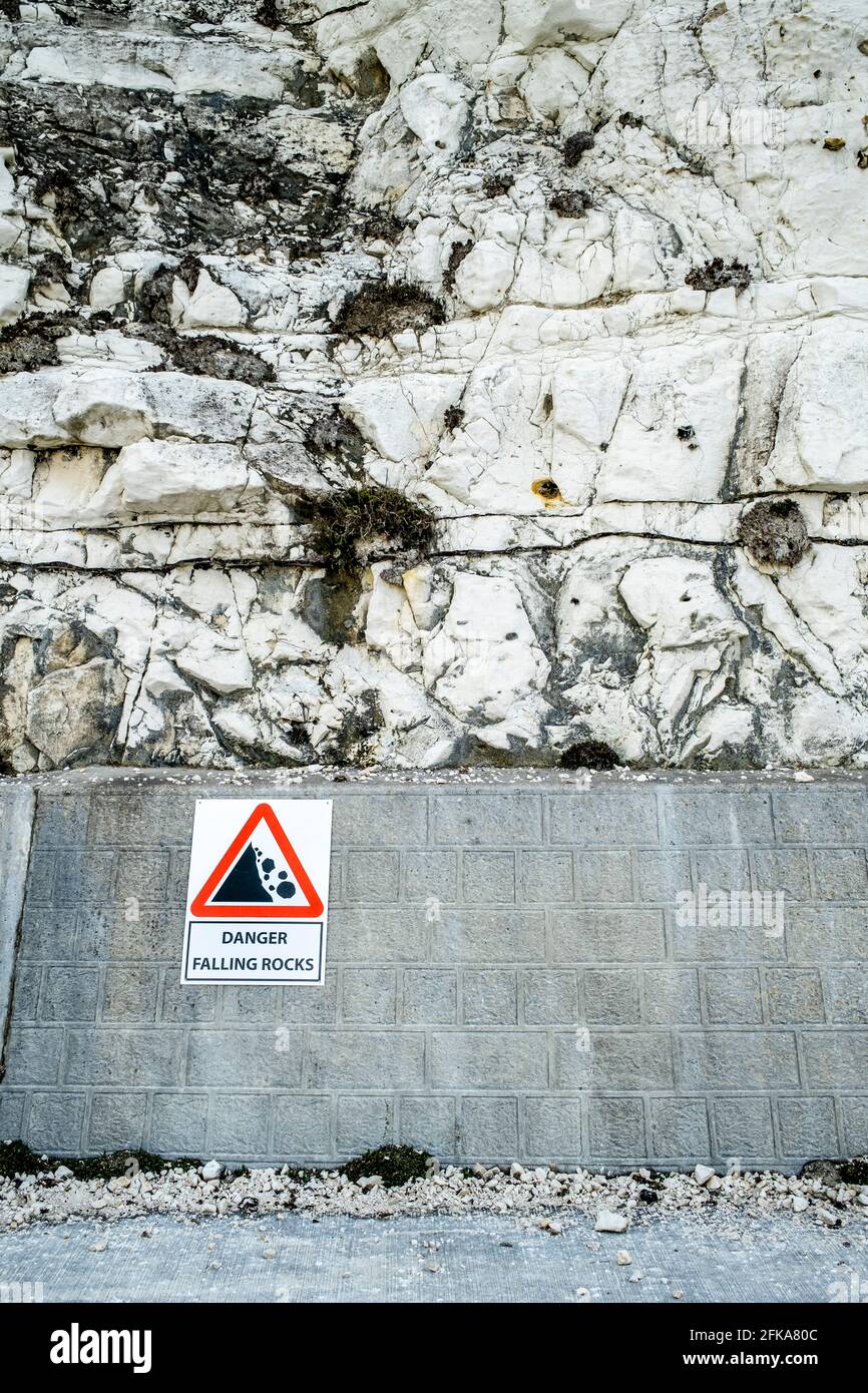Warning unstable cliffs hi-res stock photography and images - Alamy