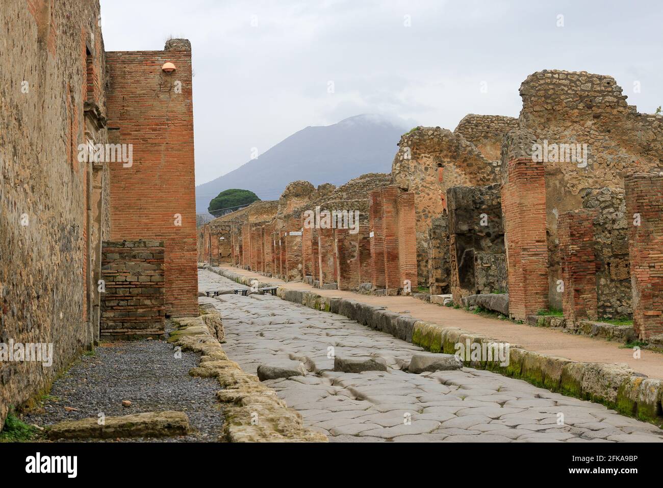 Pompeii street scene hi-res stock photography and images - Alamy