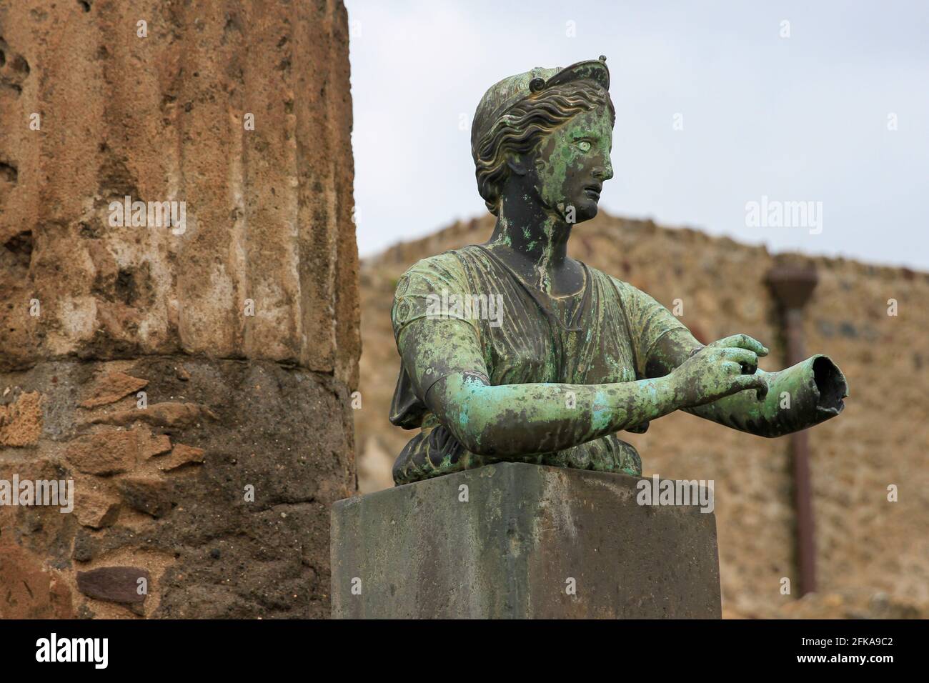 Statue apollo temple apollo pompeii hi-res stock photography and images ...