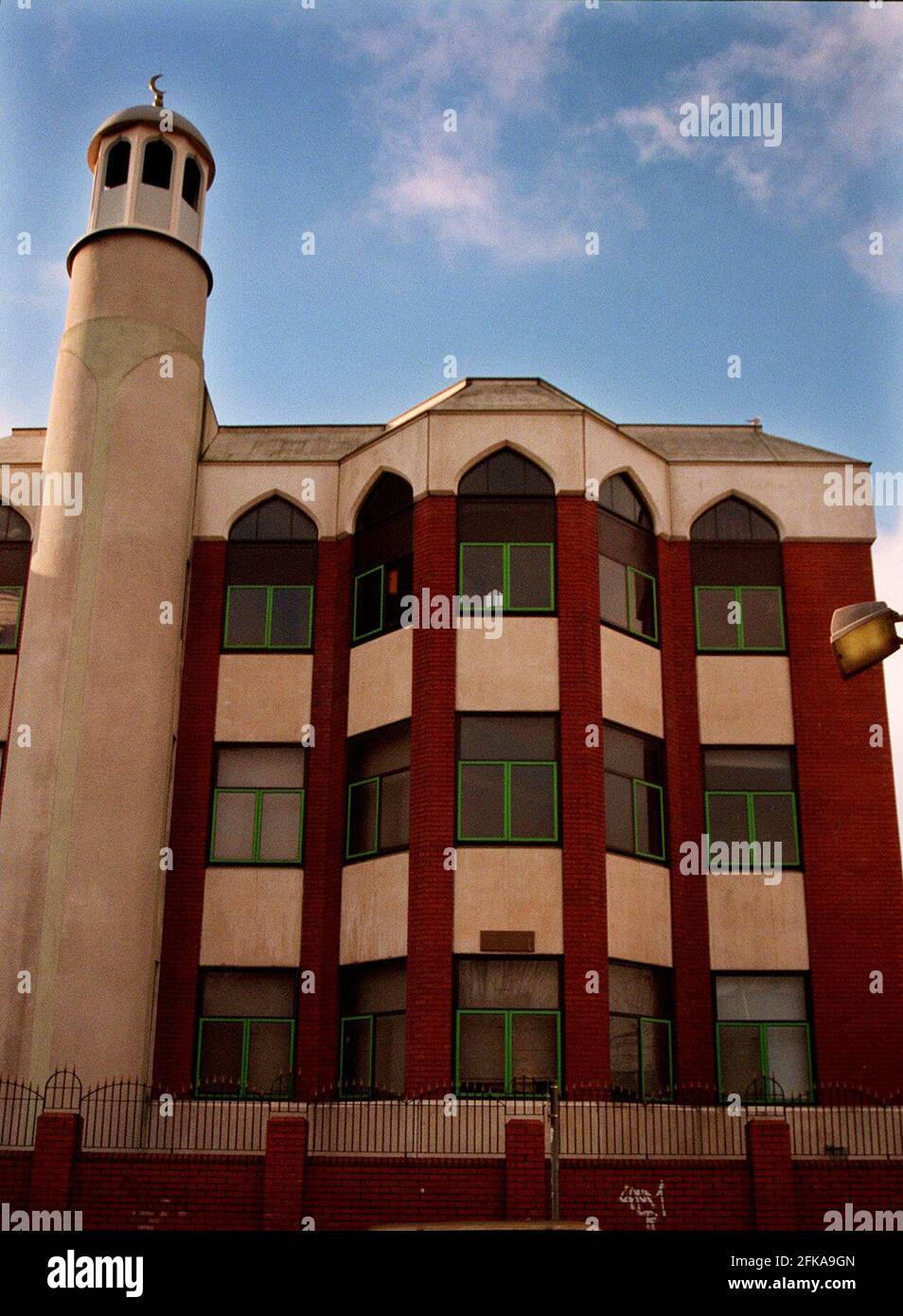 THE NORTH LONDON CENTRAL MOSQUE NEAR FINSBURY PARK Jan 1999 Stock Photo ...