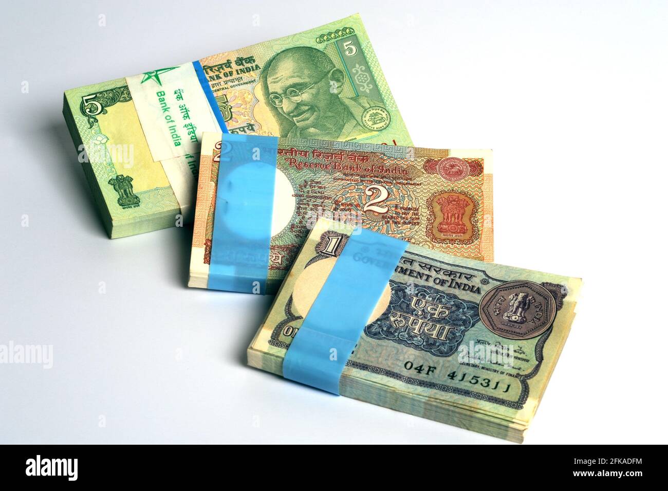 5 rupee note hi-res stock photography and images - Alamy