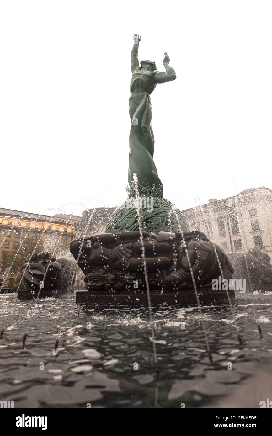 statue of eternal life in cleveland ohio with fog Stock Photo - Alamy