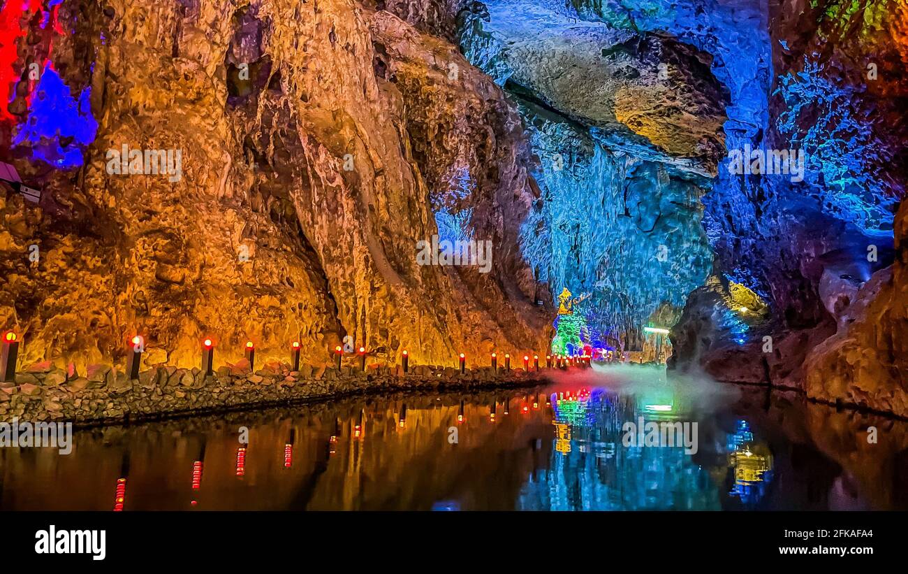 Wenxin Shi Haitian spring hole Stock Photo - Alamy