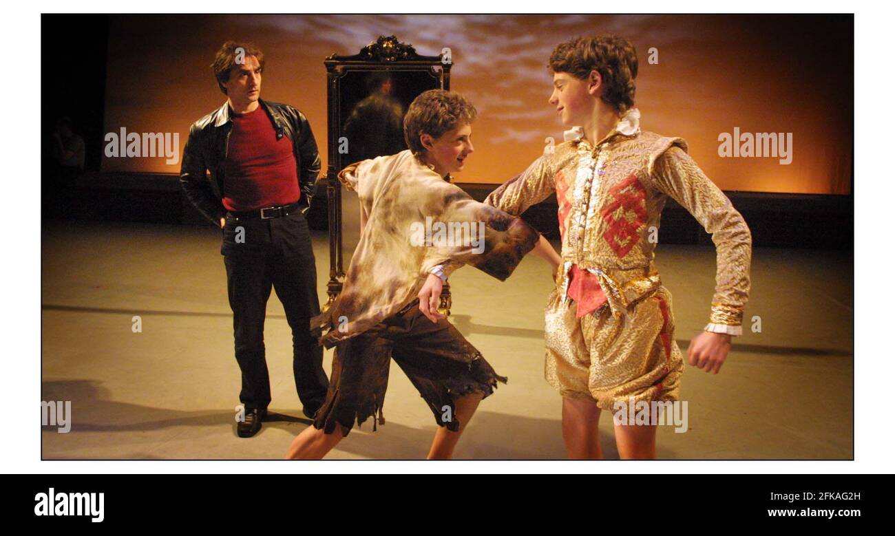 Oliver and twins hi-res stock photography and images - Alamy