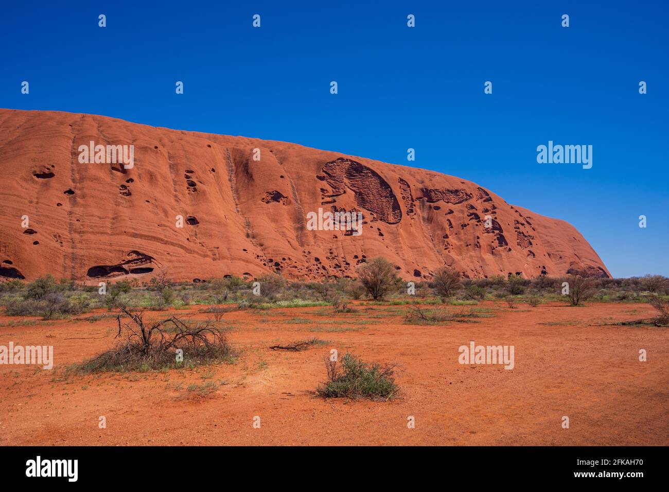 Uluru base walk Stock Photo - Alamy