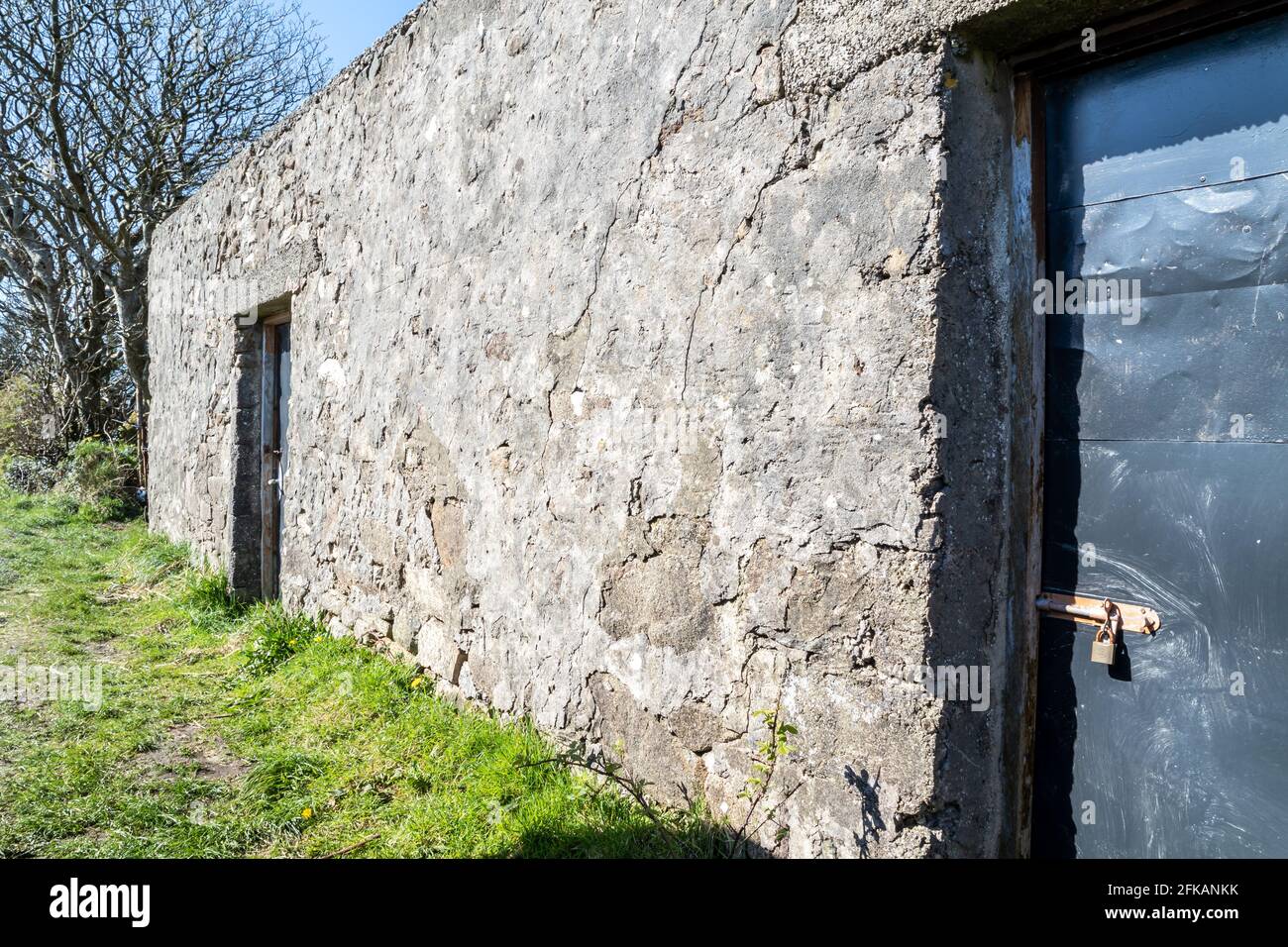 Old irish stone shed building in Donegal - Ireland Stock Photo - Alamy