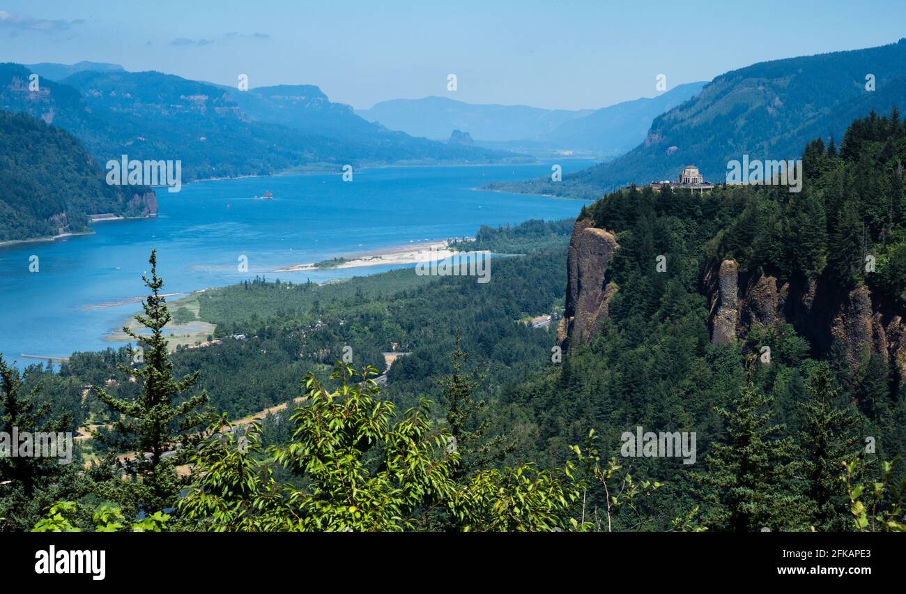 Washington park viewpoint portland hi-res stock photography and images ...