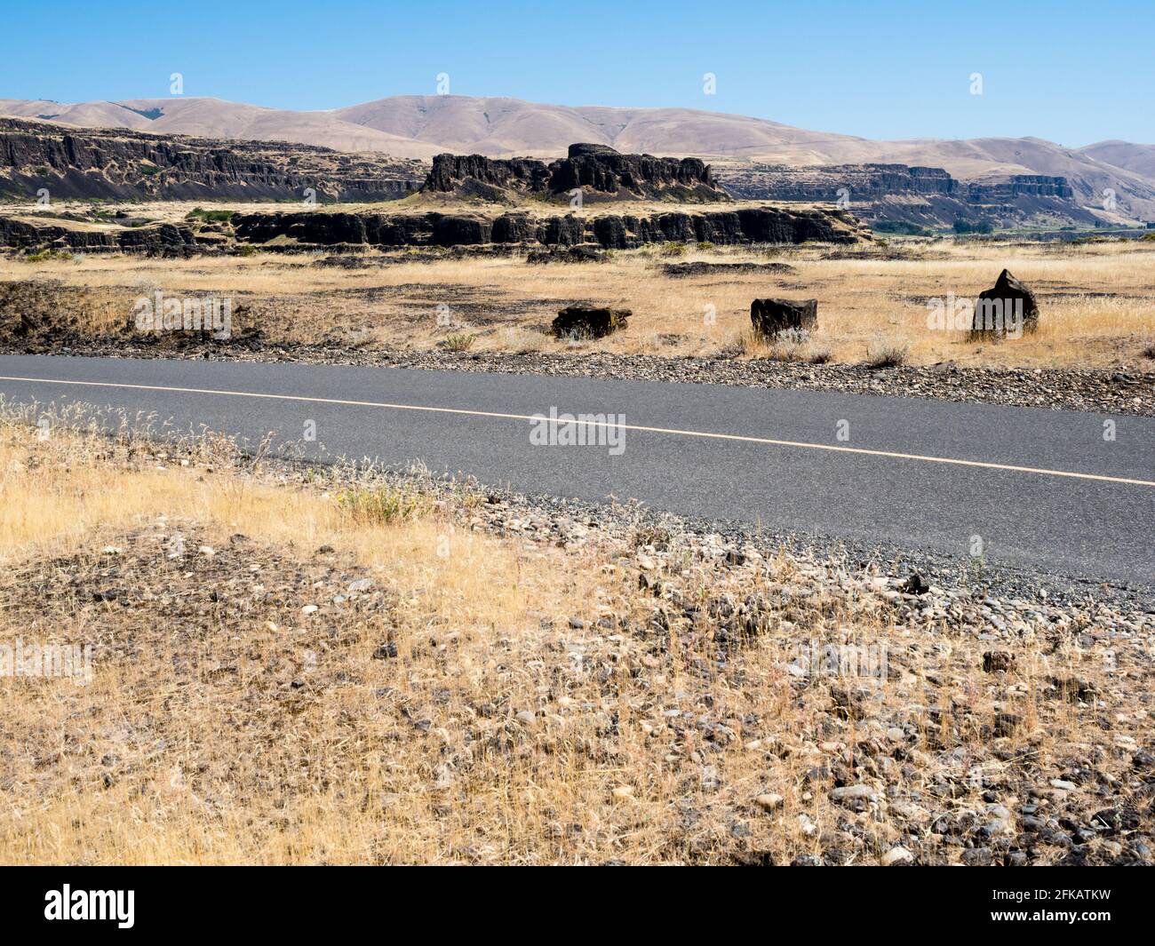 Desert road in Eastern Washington State, USA Stock Photo - Alamy