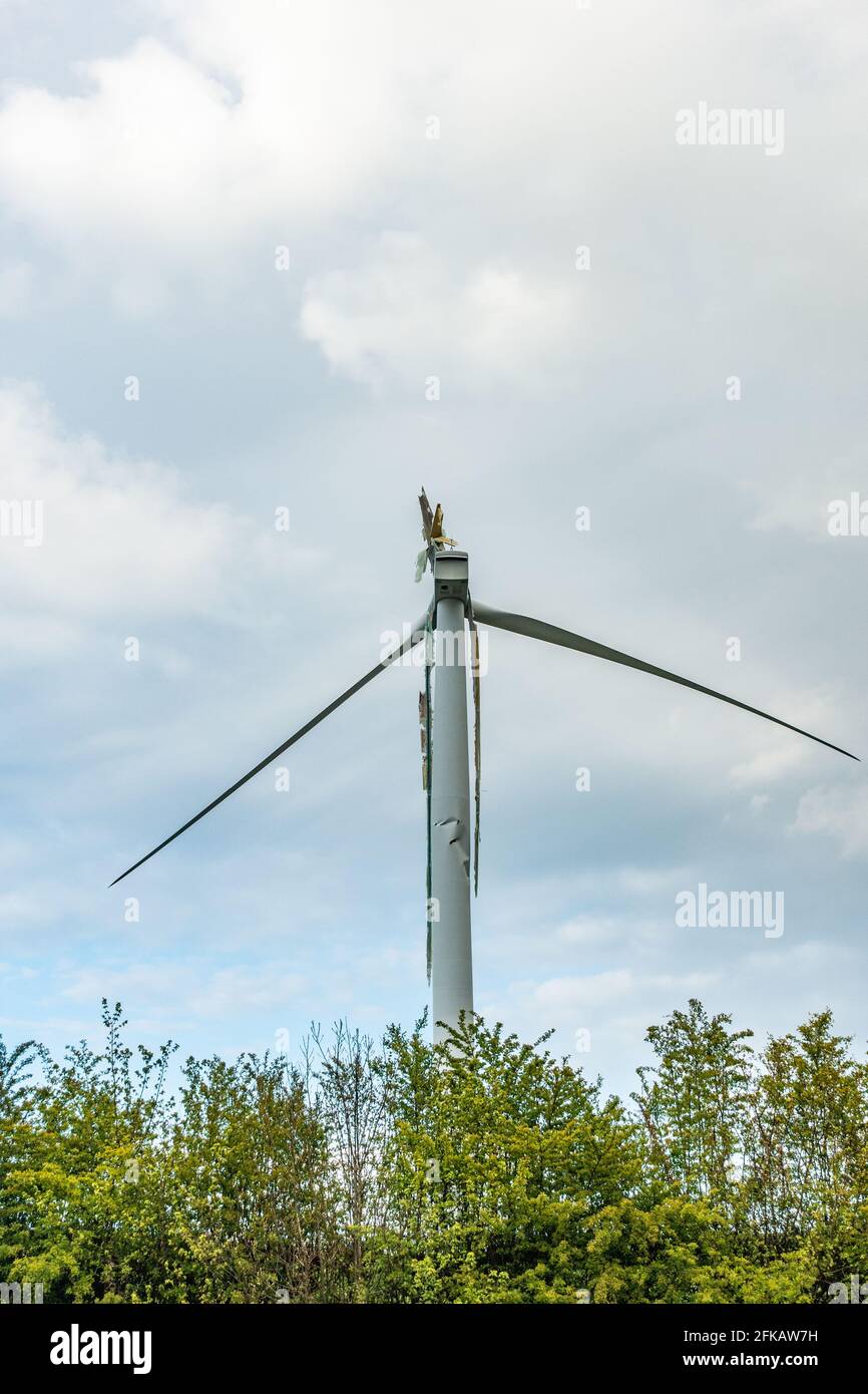 Broken wind turbine propeller in Park Springs Wind Farm, Little ...