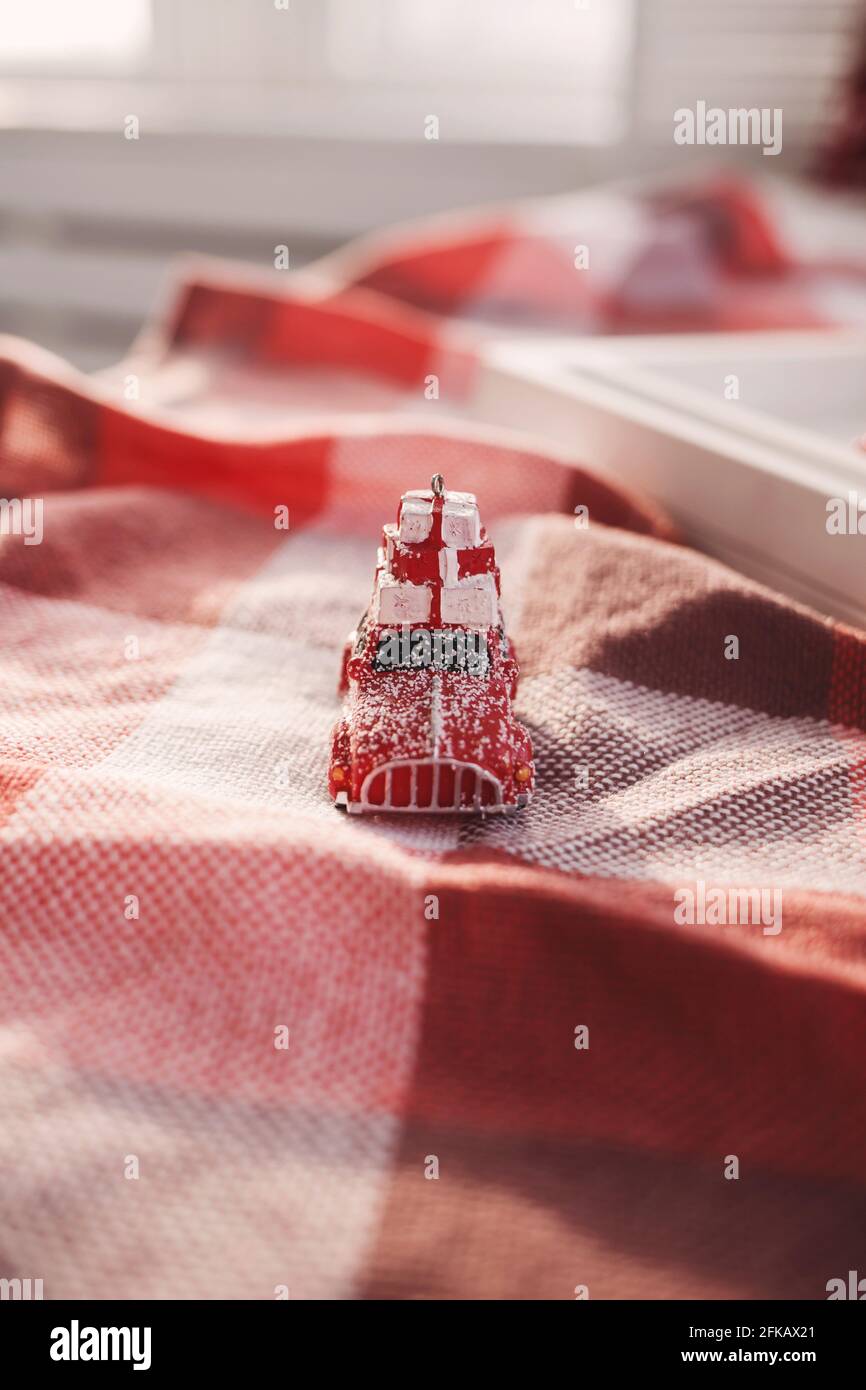 Box on roof hi-res stock photography and images - Alamy