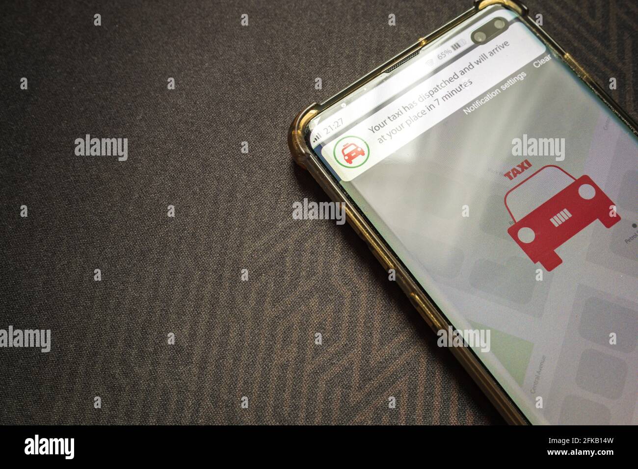 Mobile app notification hi-res stock photography and images - Alamy