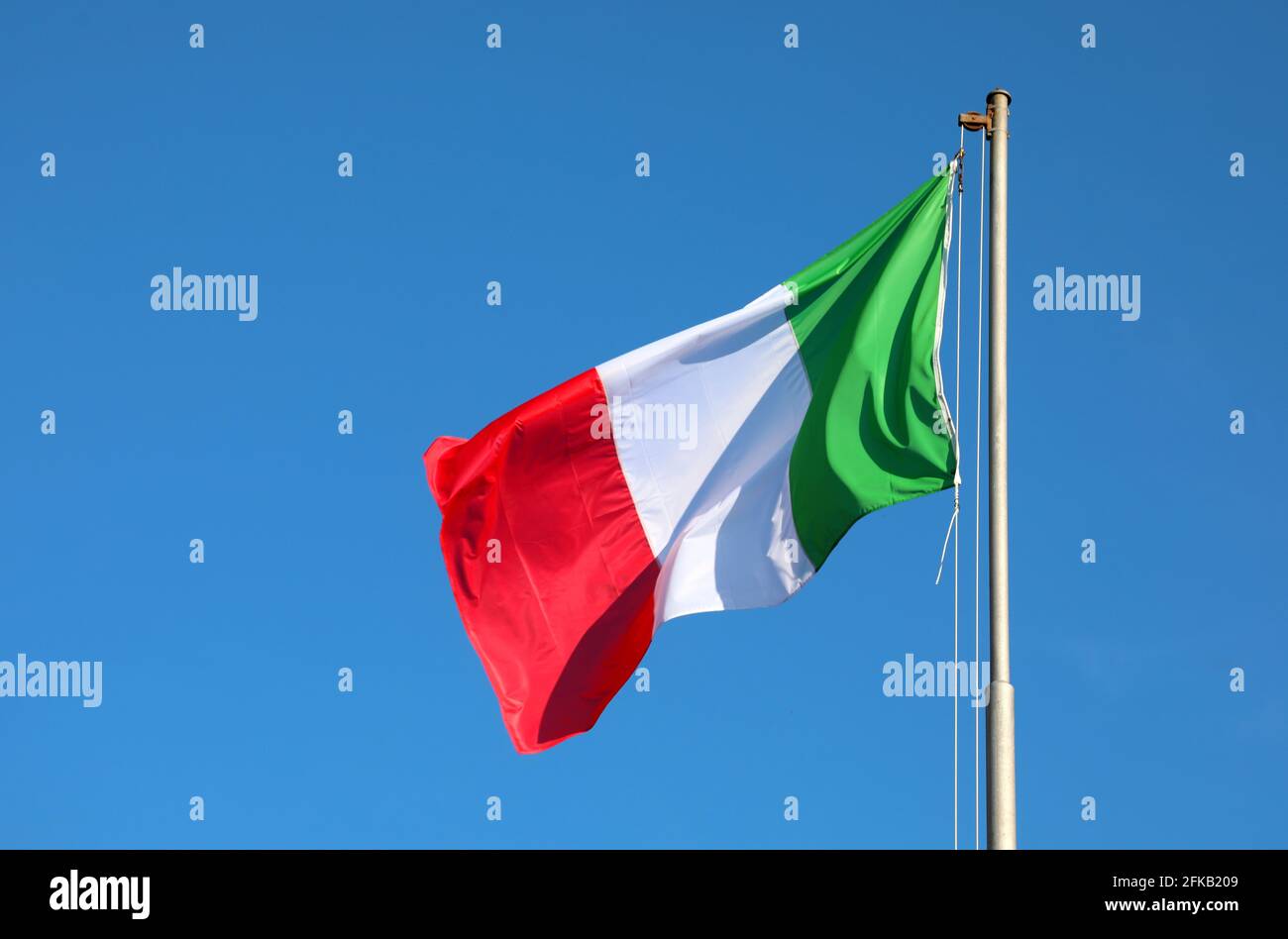 Huge giant big italian flag hi-res stock photography and images - Alamy