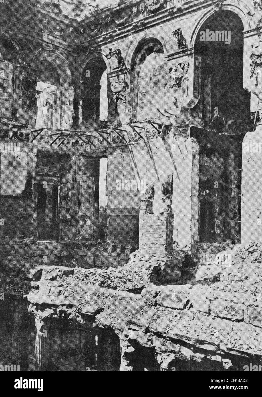 Saccage paris hi-res stock photography and images - Alamy