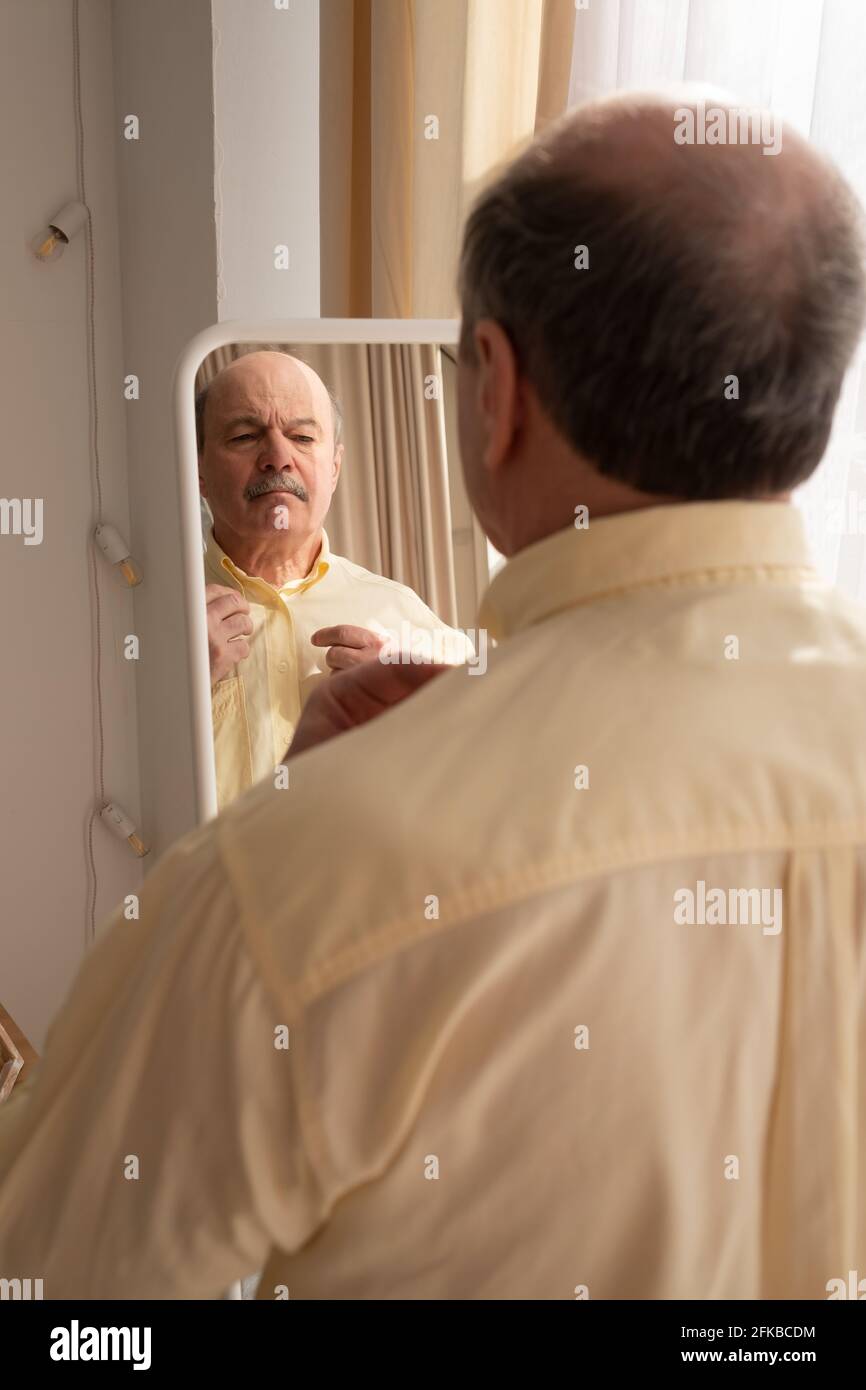 Clothes too small tight hi-res stock photography and images - Alamy