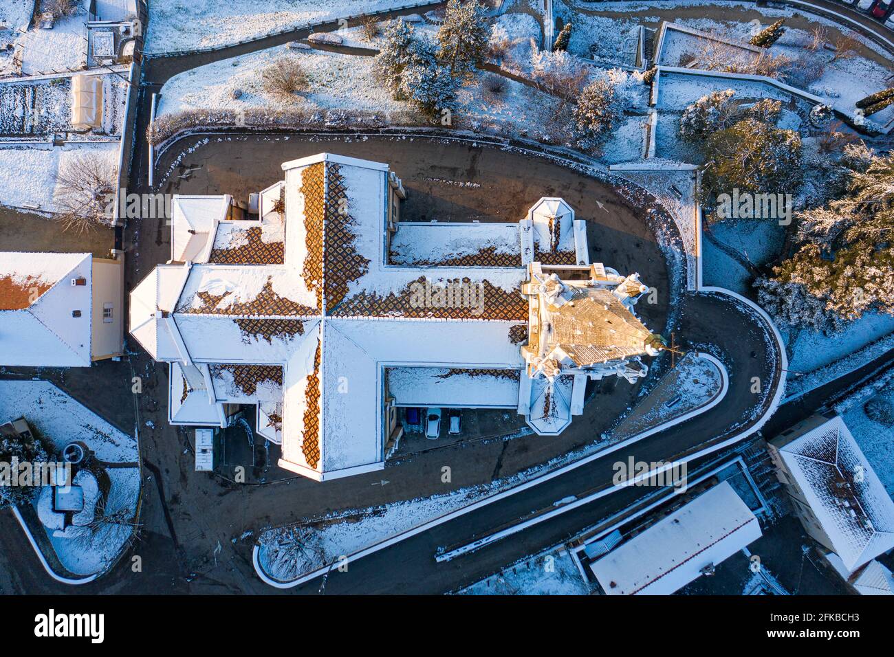 Cross shaped church hi-res stock photography and images - Alamy