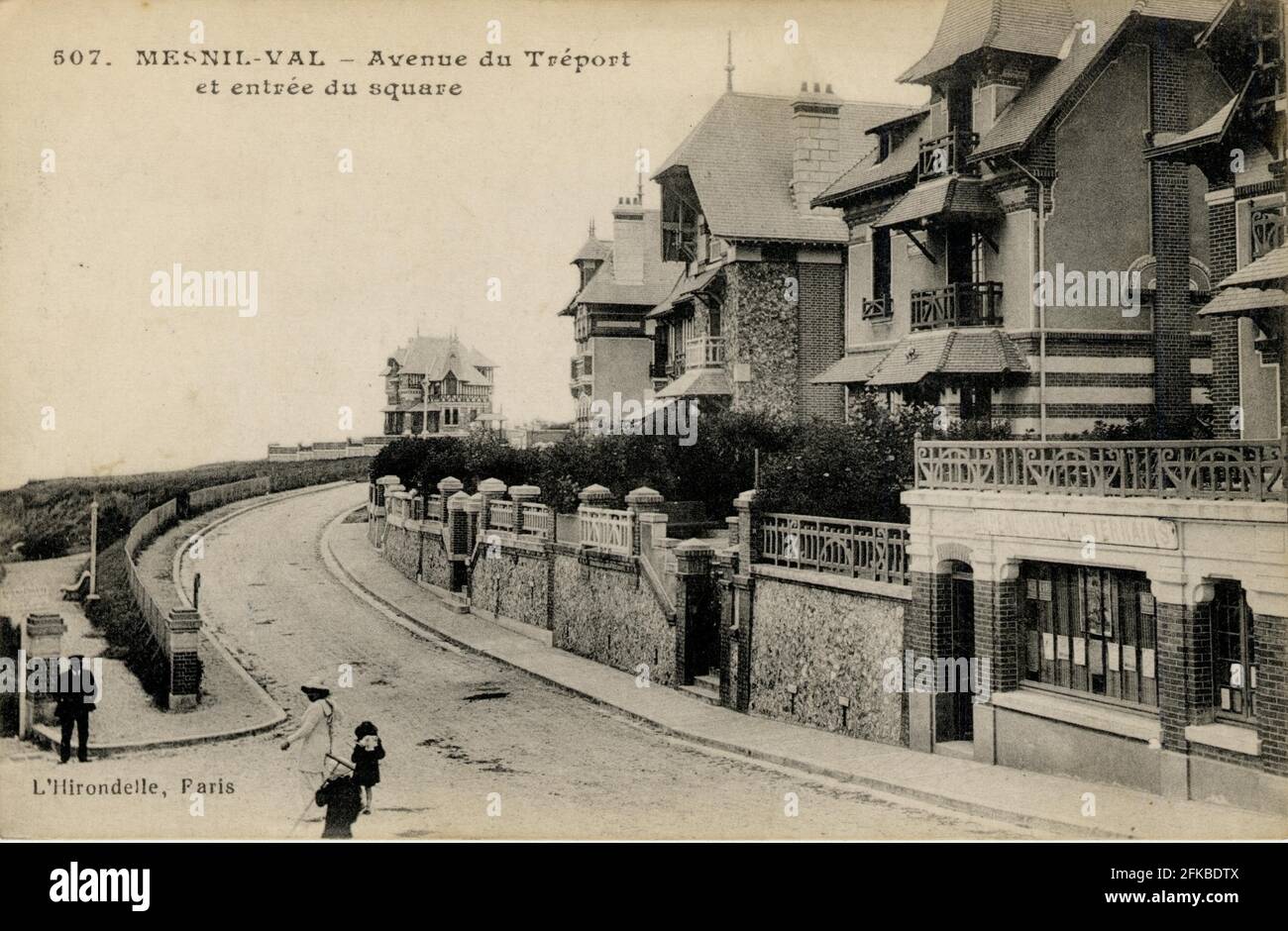 ENTREE DU SQUARE ET ROUTE DU TREPORD A MESNIL-VAL 76-SEINE-MARITIME ...