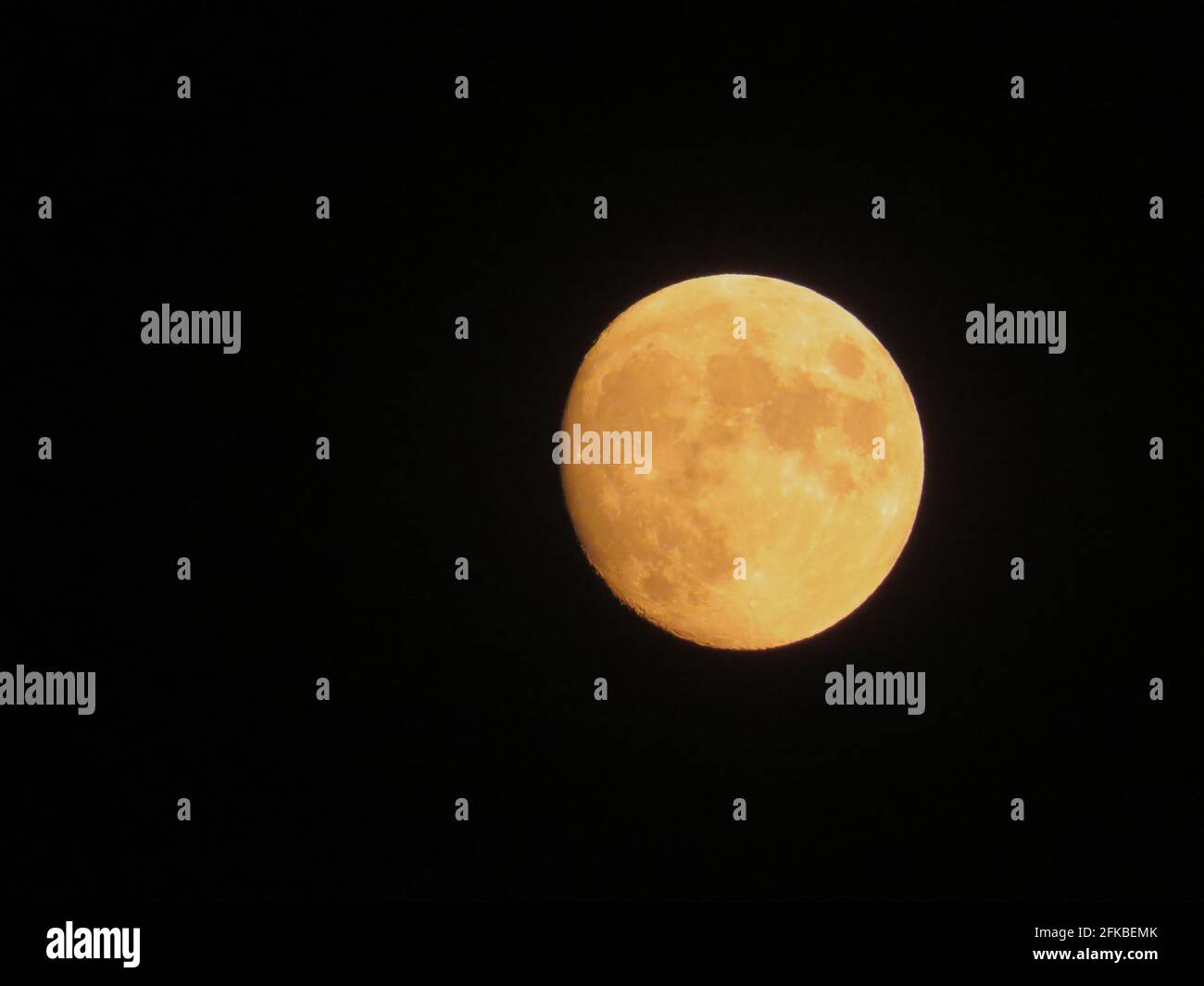 Full moon in dark red sky halloween hi-res stock photography and images ...
