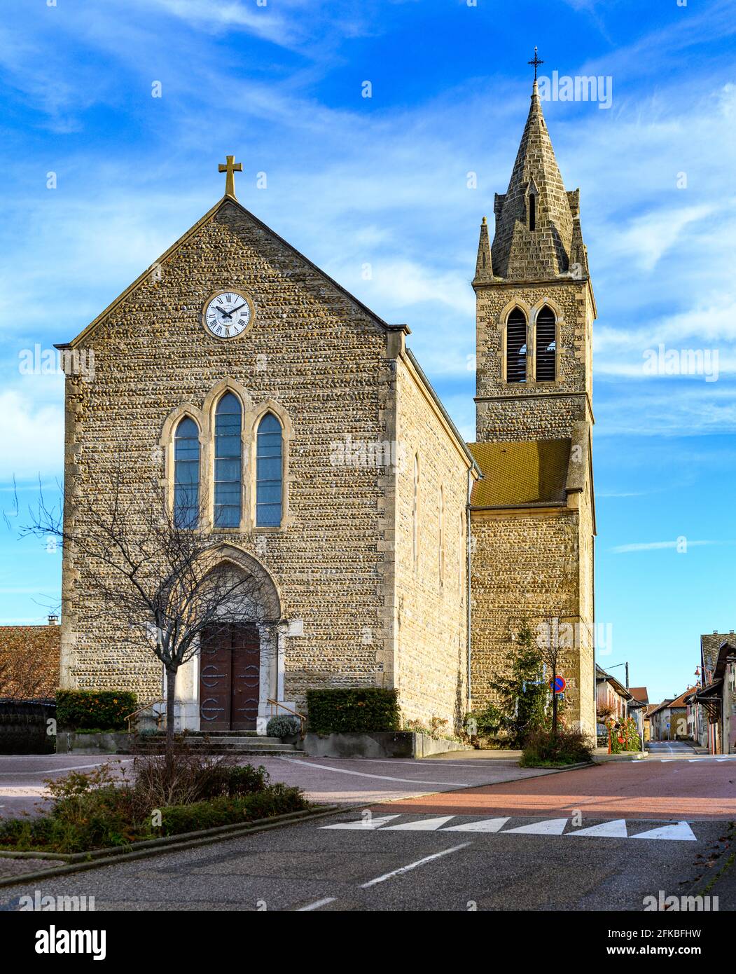 Altar in old small church hi-res stock photography and images - Alamy