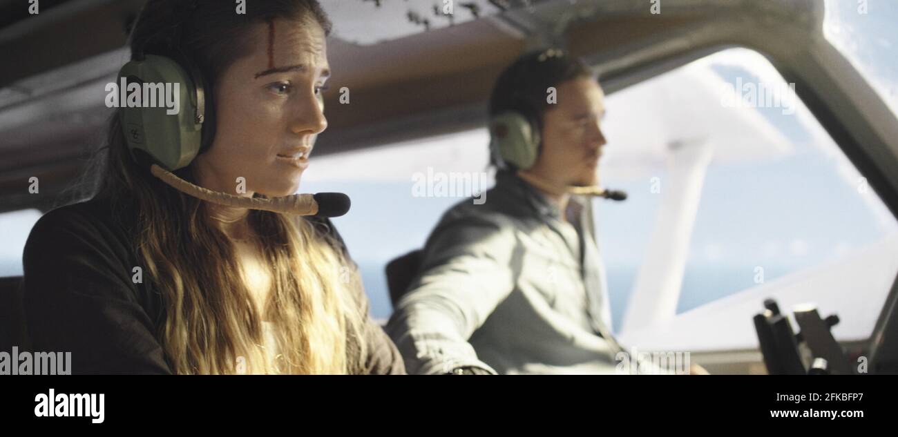 HORIZON LINE (2020) ALLISON WILLIAMS ALEXANDER DREYMON MIKAEL MARCIMAIN ...