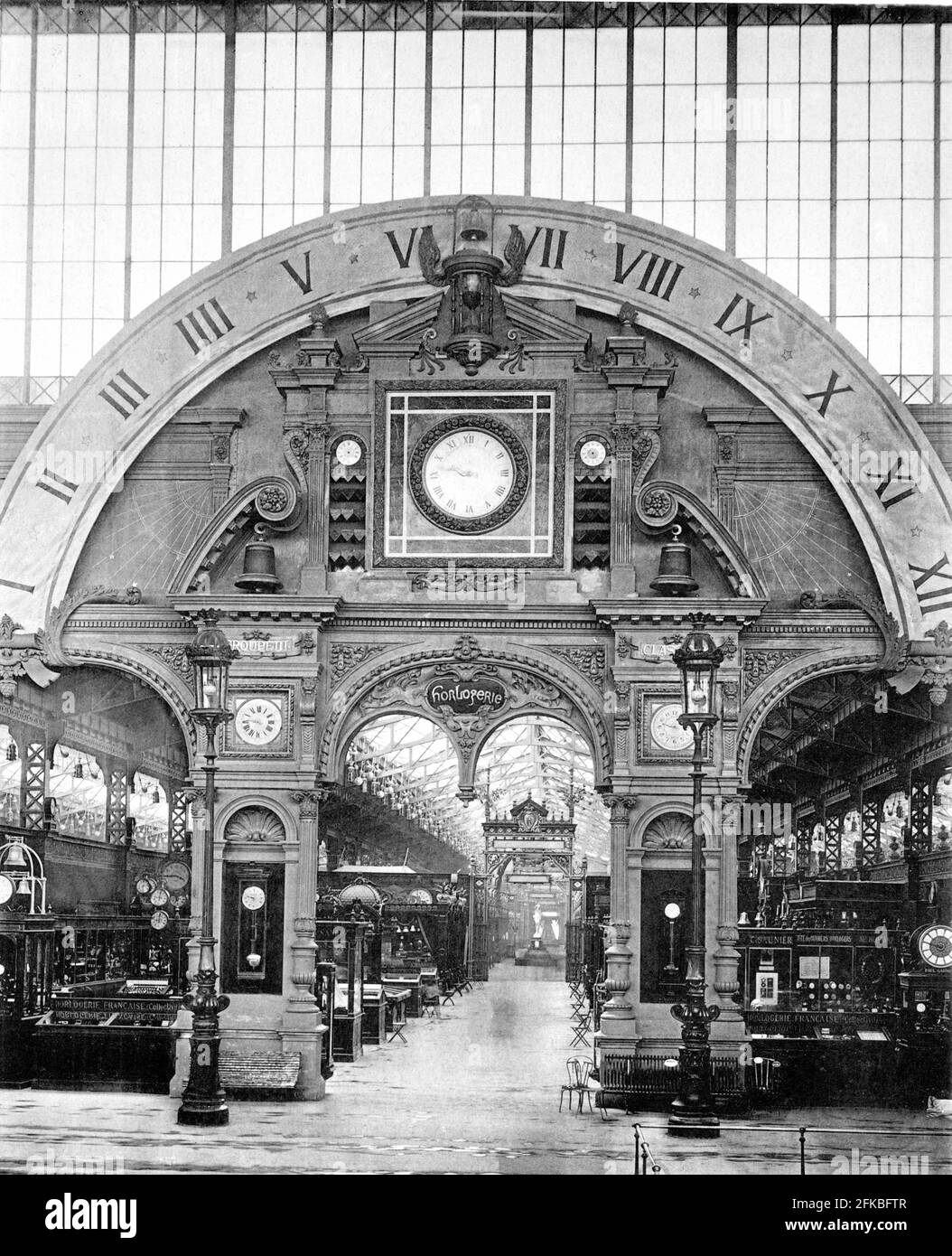 Exposition Universelle, Paris,1889 : The monumental door of the gallery ...