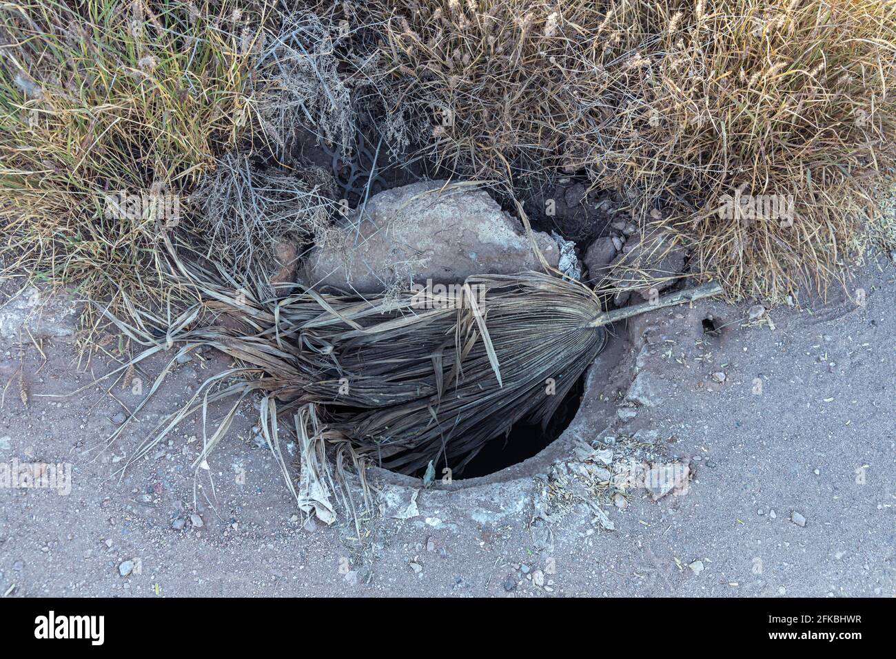 Manhole hazard hi-res stock photography and images - Alamy