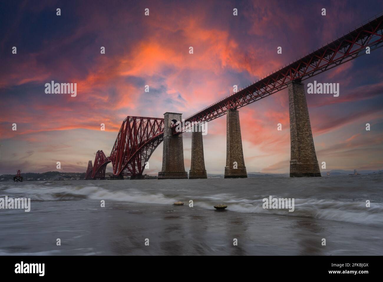 Fourth rail bridge hi-res stock photography and images - Alamy