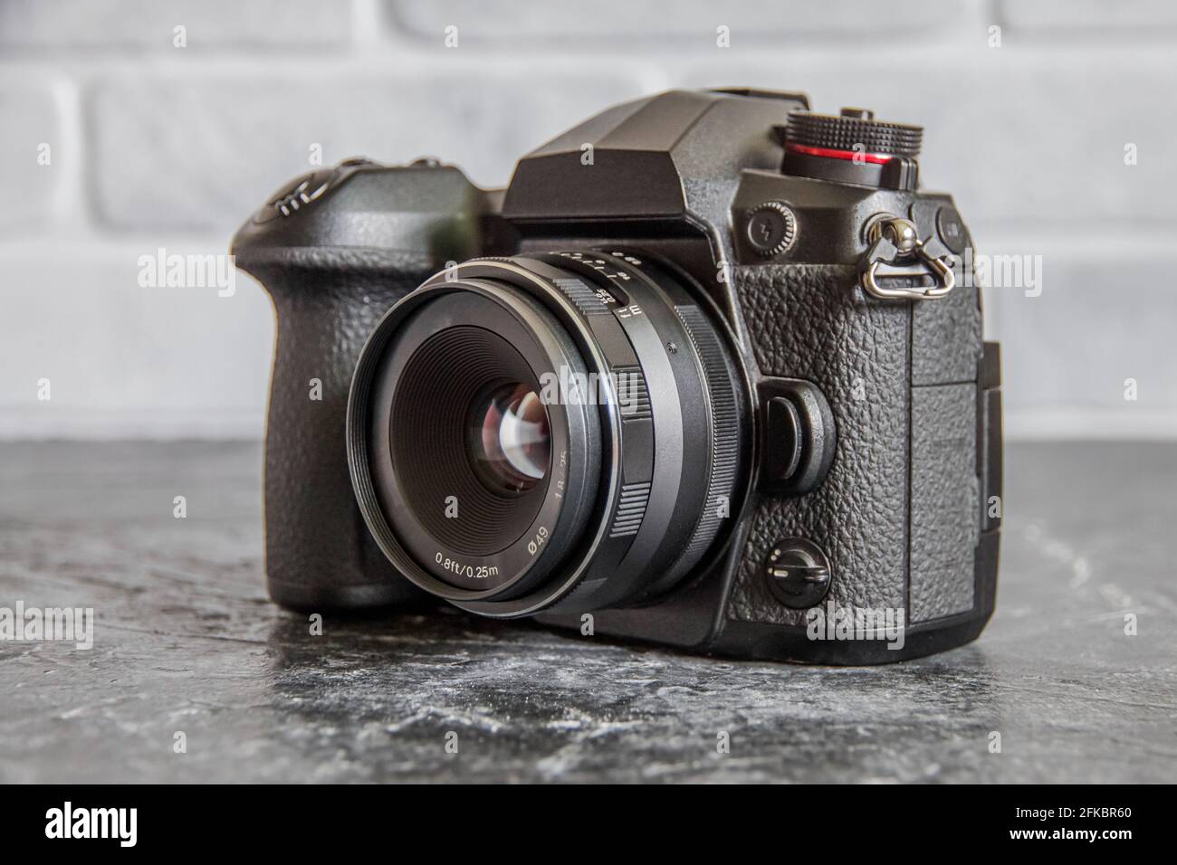 System mirrorless hi-res stock photography and images - Alamy
