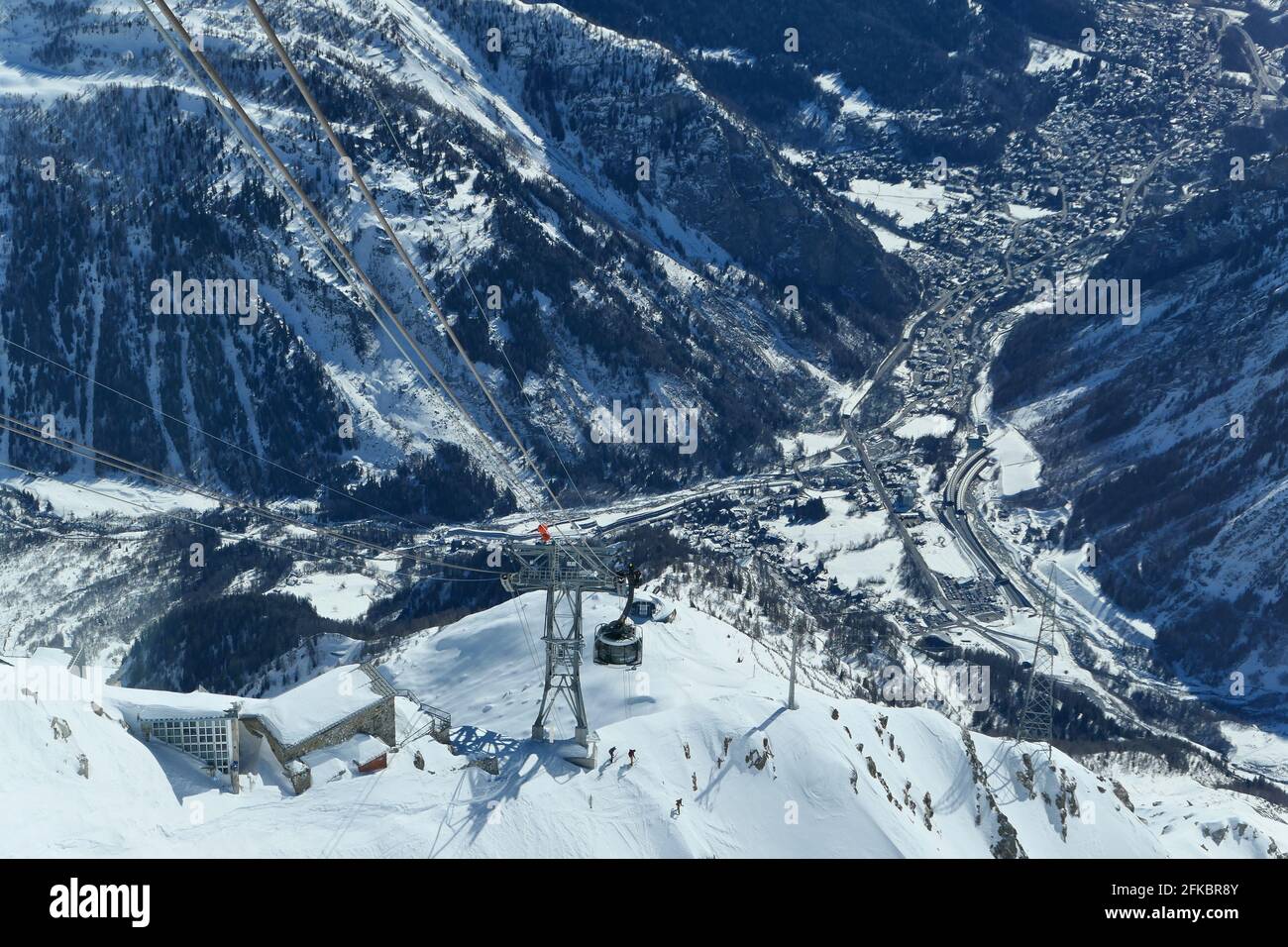 Courmayeur, Italy - February 20, 2020: Alpine cable car Skyway Monte ...