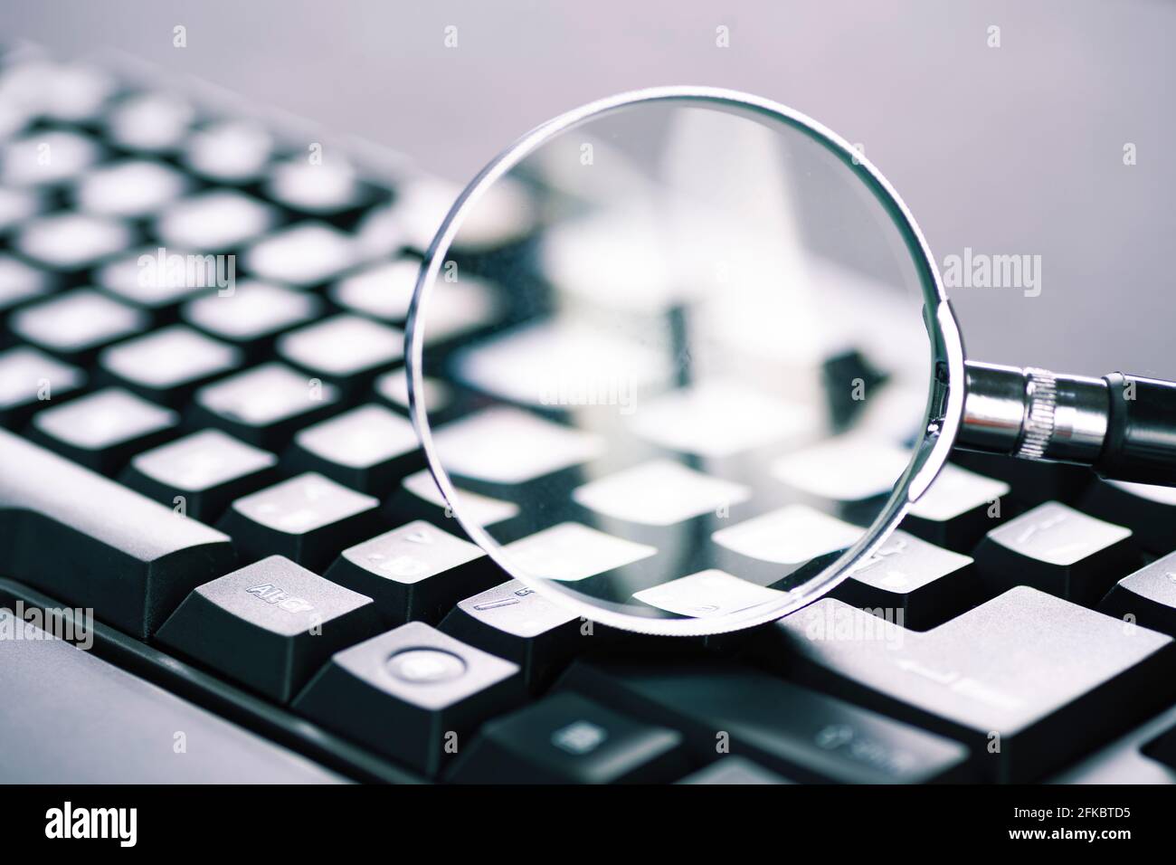 Silver keyboard www keys hi-res stock photography and images - Alamy