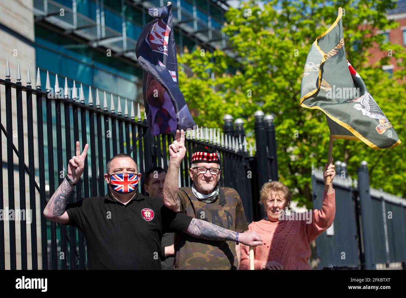 Former Gordon Highlander, Colin Timms (centre), with supporters of ...