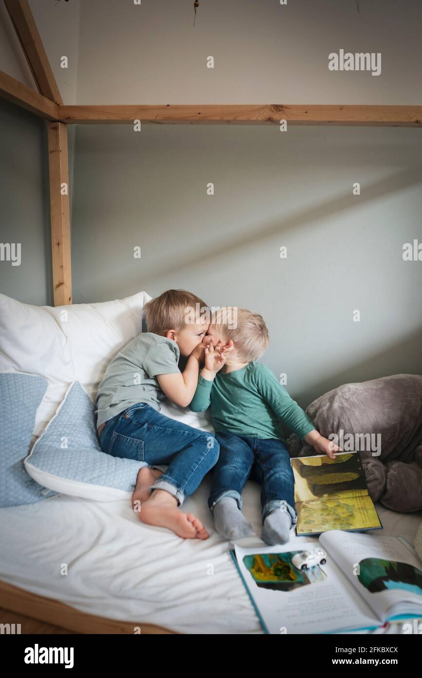Brothers kissing hi-res stock photography and images - Alamy