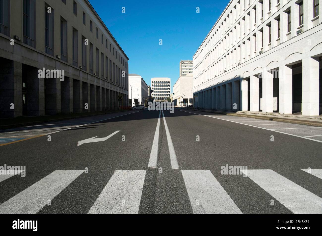 Vanishing hi-res stock photography and images - Alamy