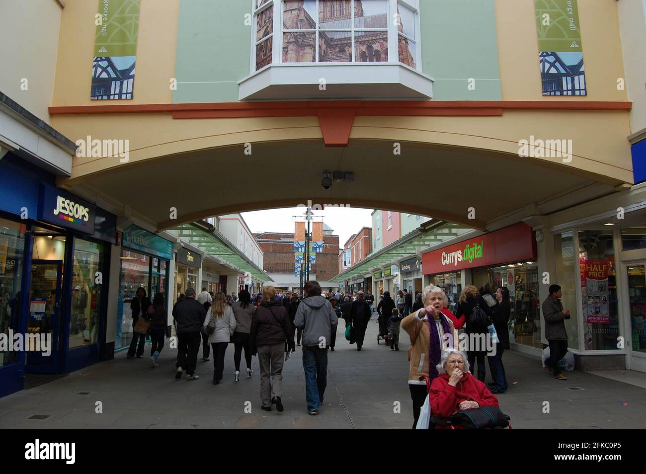 Shopping in Salisbury Stock Photo - Alamy