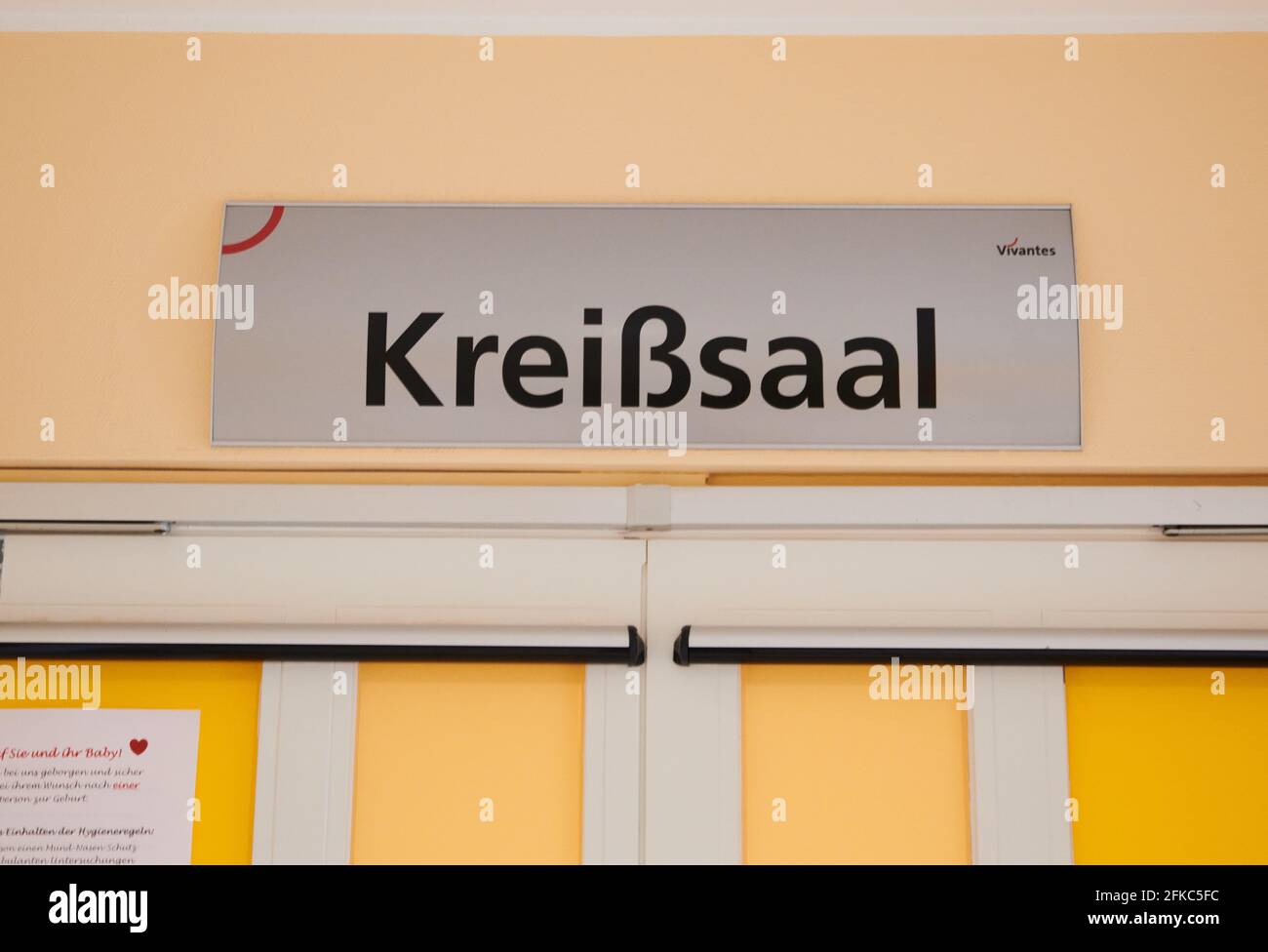 Hospital delivery room sign hi-res stock photography and images - Alamy