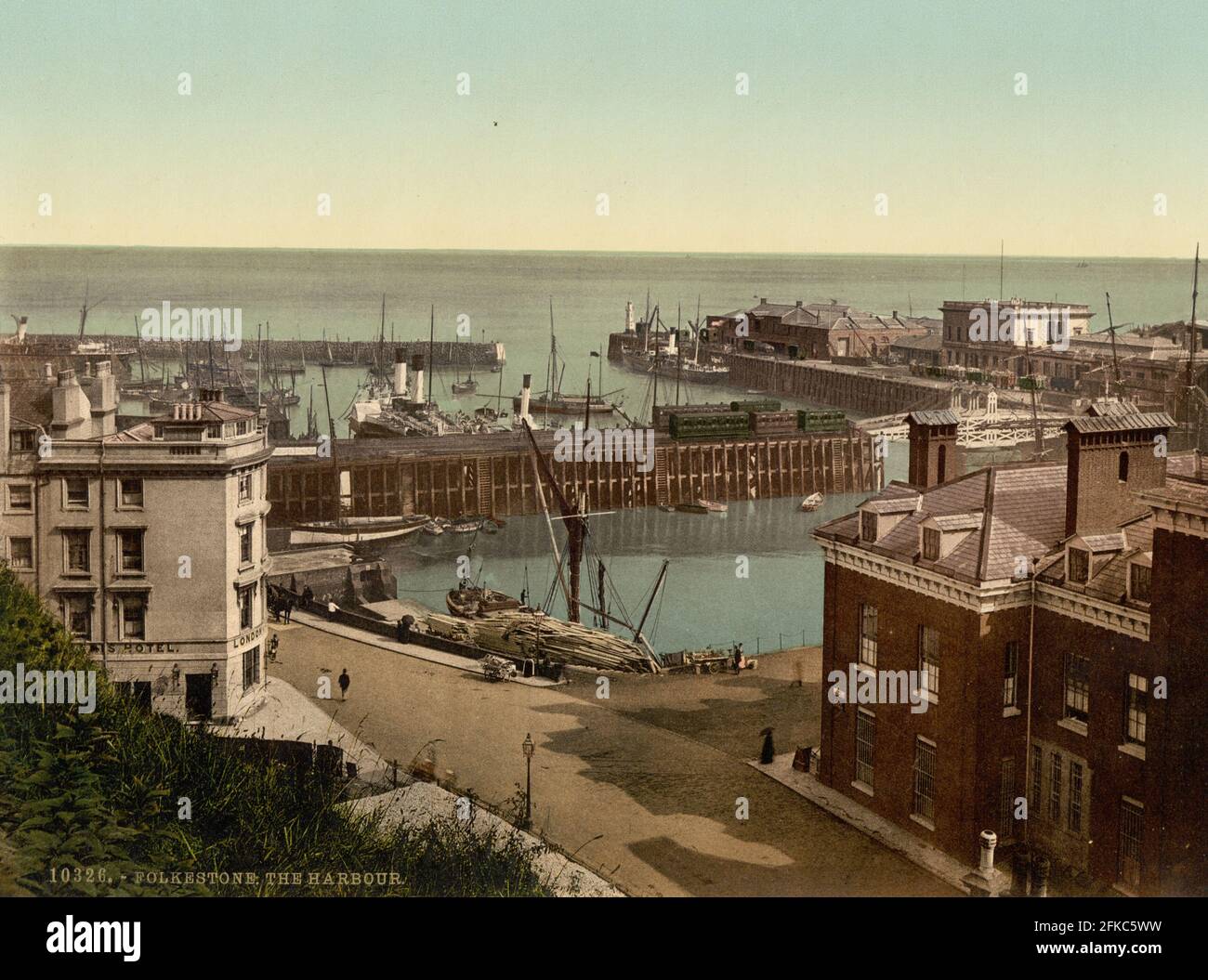 Folkestone harbour 1900 hi-res stock photography and images - Alamy