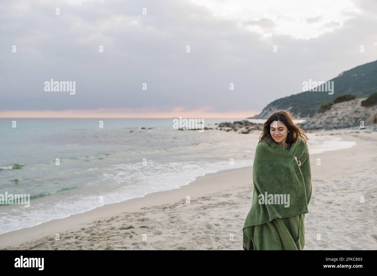 Attractive woman walking hi-res stock photography and images - Alamy Attractive woman walking hi-res stock photography and images - Alamy