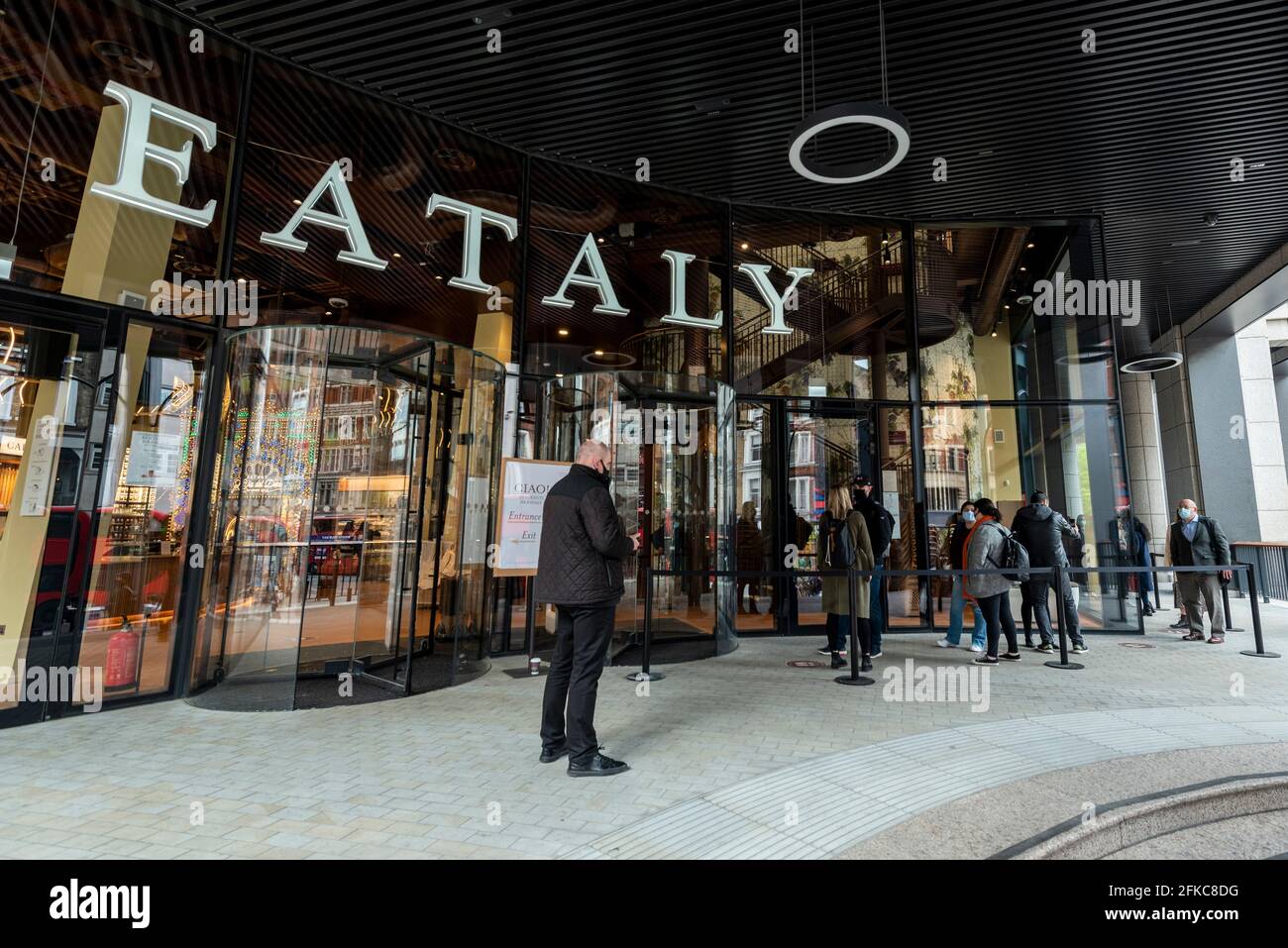 London, UK. 30th Apr, 2021. Long queues as Eataly London opens in ...
