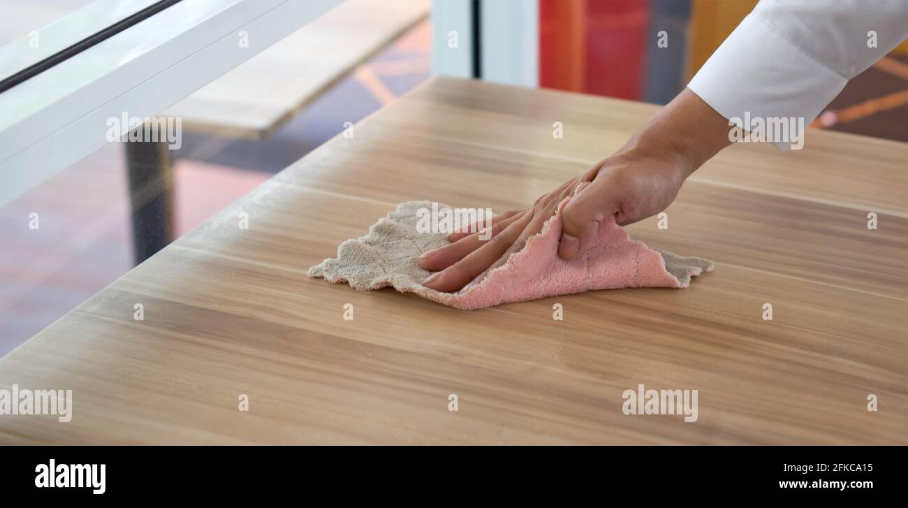 Wipe glass table hi-res stock photography and images - Alamy