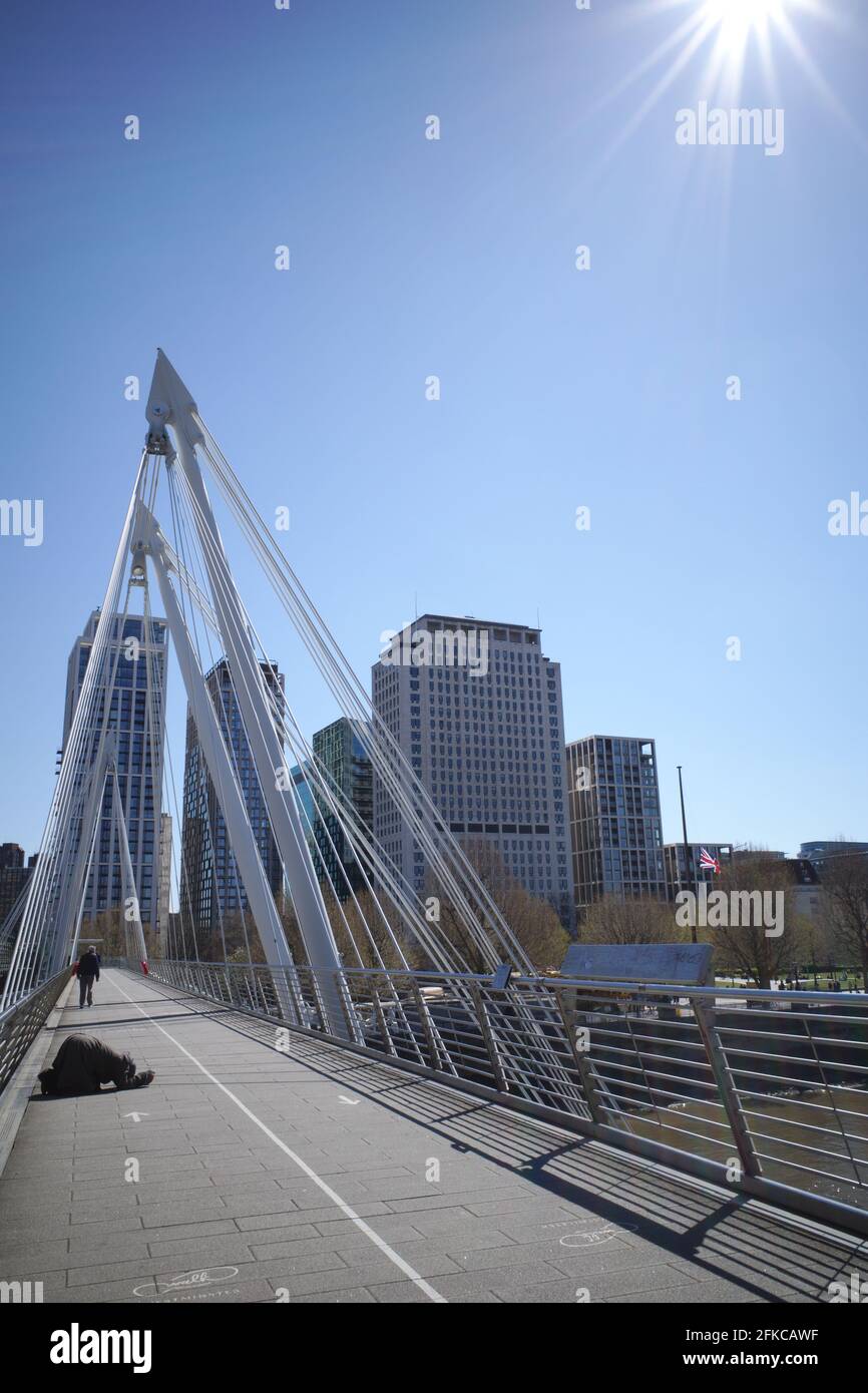 Foor bridge hi-res stock photography and images - Alamy