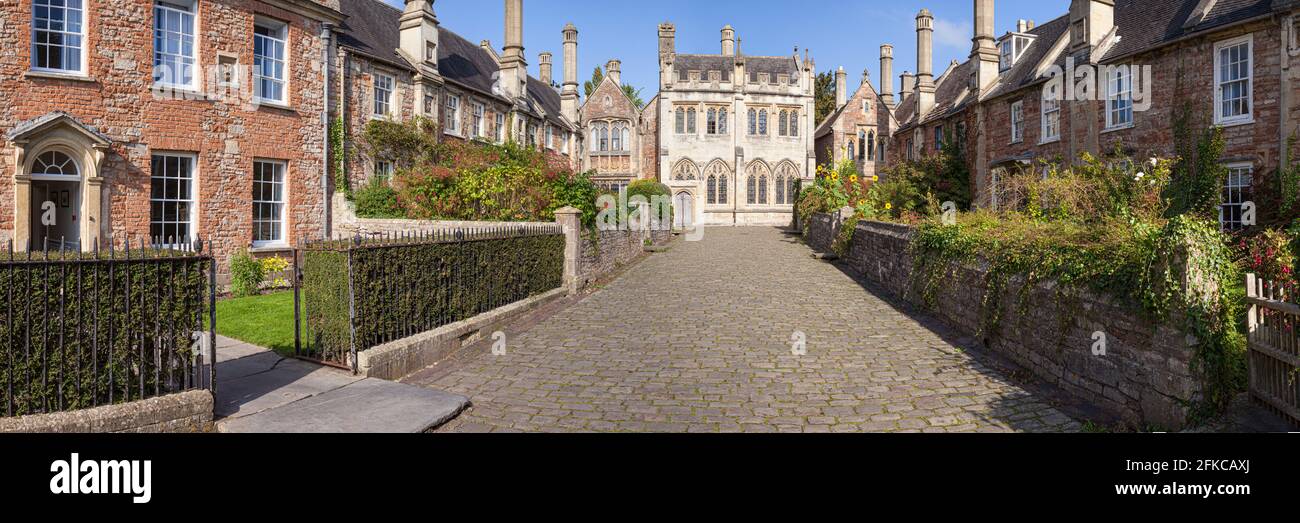 Fourteenth century architecture hi-res stock photography and images - Alamy