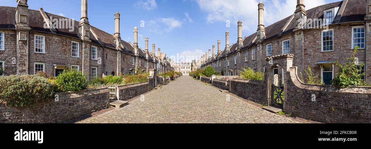 Fourteenth century architecture hi-res stock photography and images - Alamy