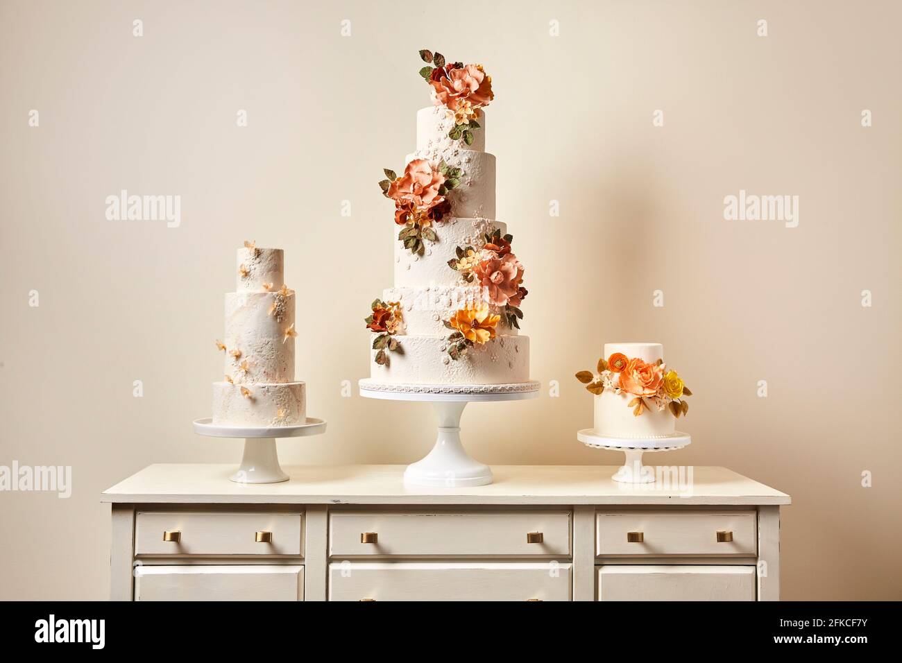 Wedding display cakes 60 photos - Astyledwedding.com