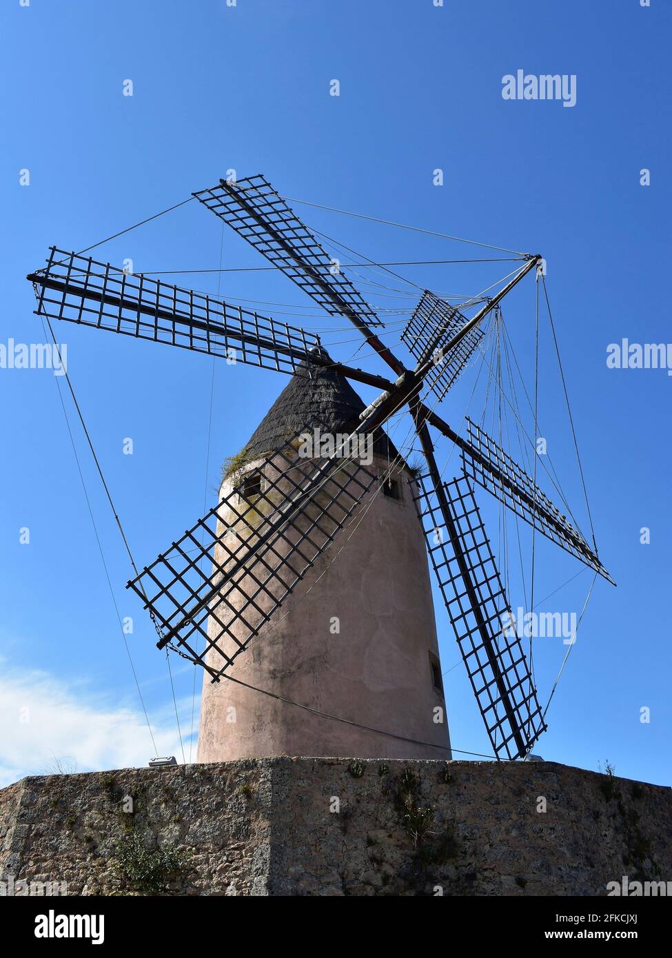 Old wind mill blades hi-res stock photography and images - Alamy