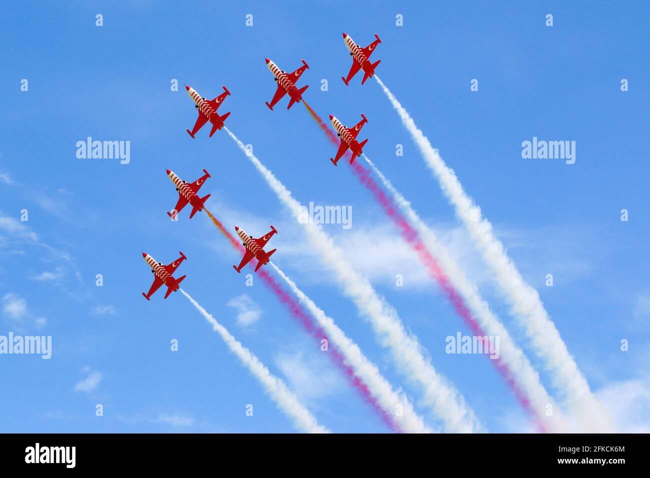 Airshow, Turkish Stars jet air force demonstration Team Acrobatics ...