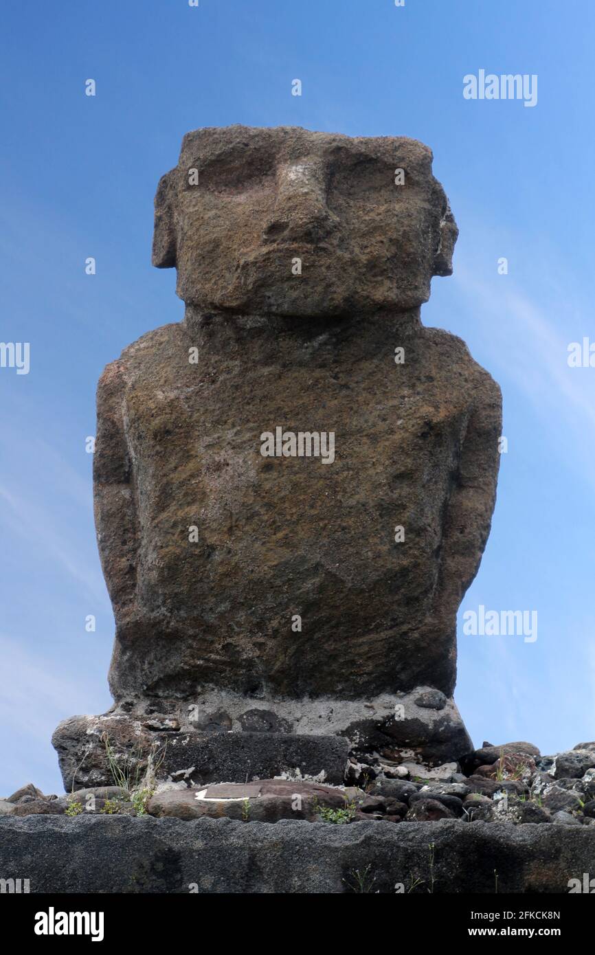 Ahu Ature Huki, the erect moai of Anakena, Easter Island, Rapa Nui ...